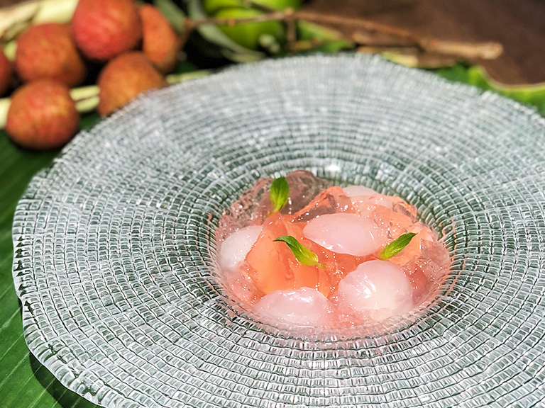 Gaggenau Home Chefs 2020:Peach compote, fresh lychee with herbal jelly